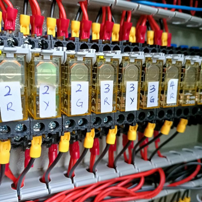 7 Warning Signs You Need a Circuit Breaker Replacement - Inhouse Electric